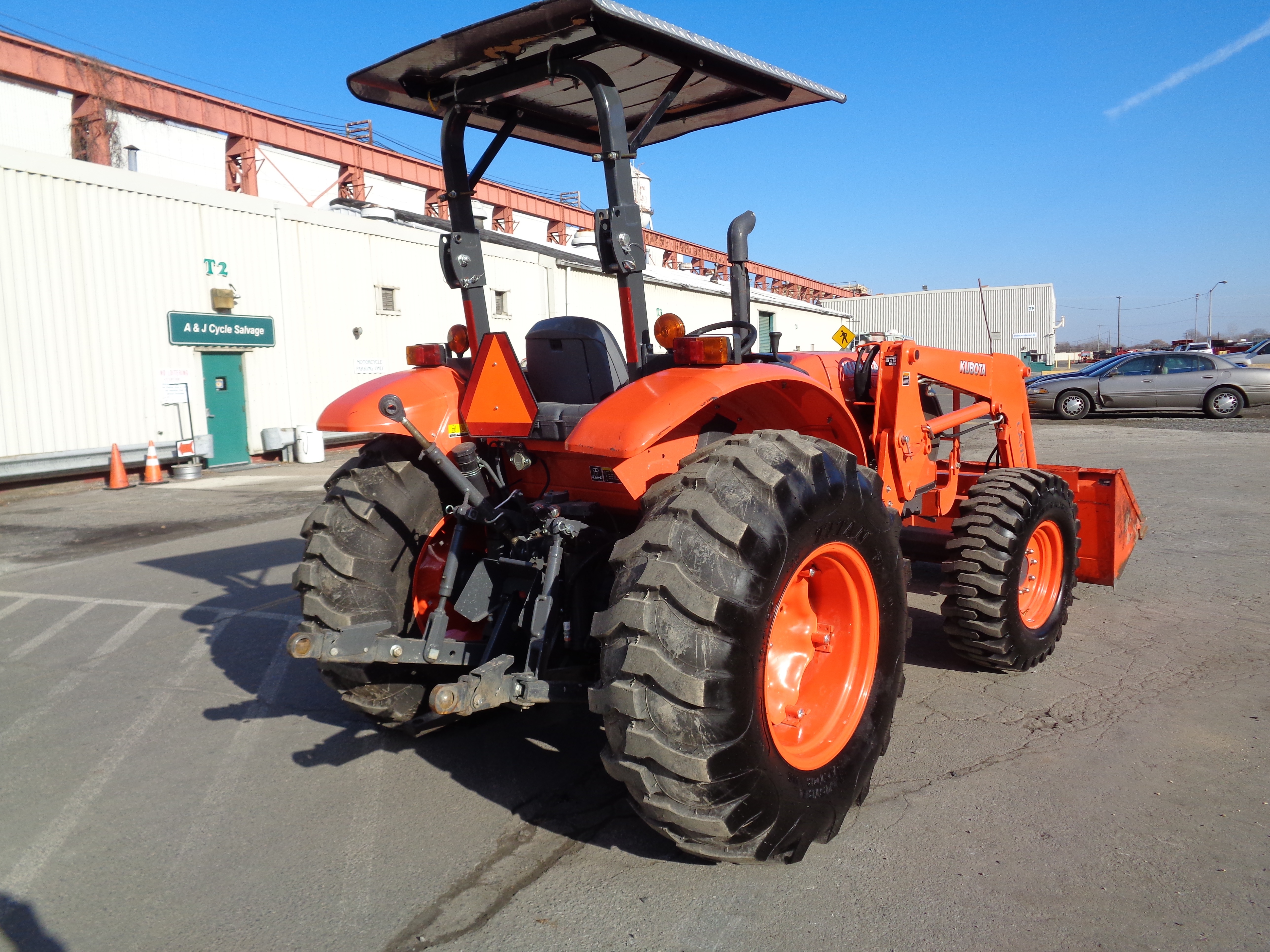 Make: Kubota Model: M6060 SN: 61972 Year: 2016 Hours: 124 4x4 72in Bucket