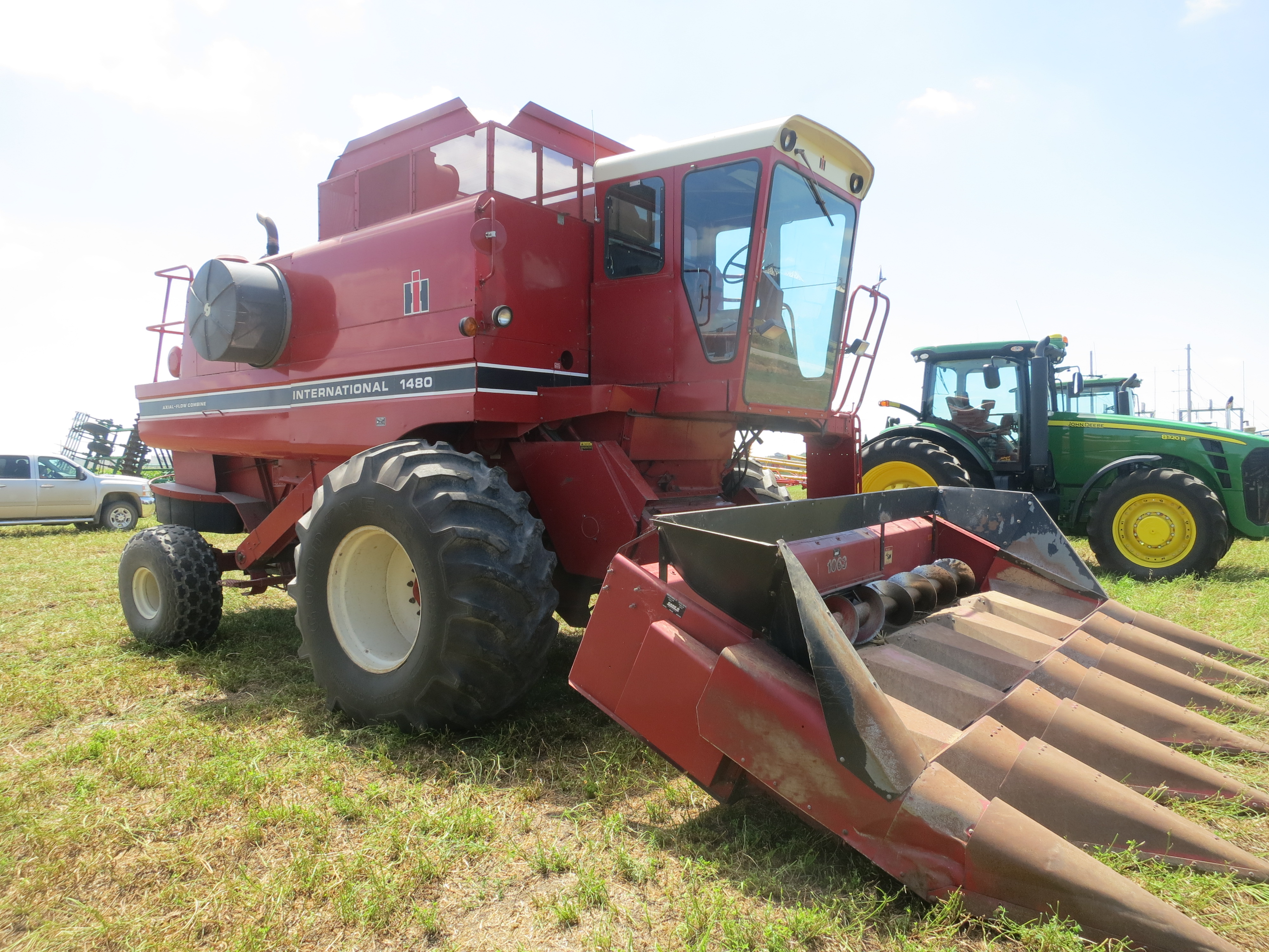 1981 Case-IH 1480 Combine, very clean to be sold with 1995 Case-H 1063 ...