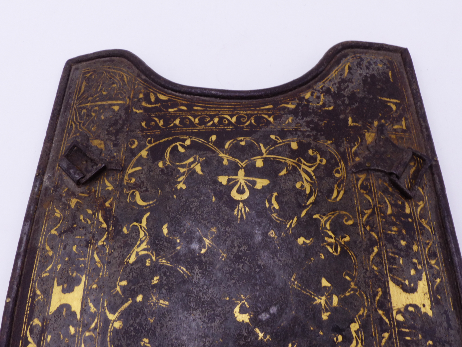 A GOOD INDO PERSIAN SAFAVID CHAR-AINA ARMOUR SIDE PLATE DECORATED IN ...