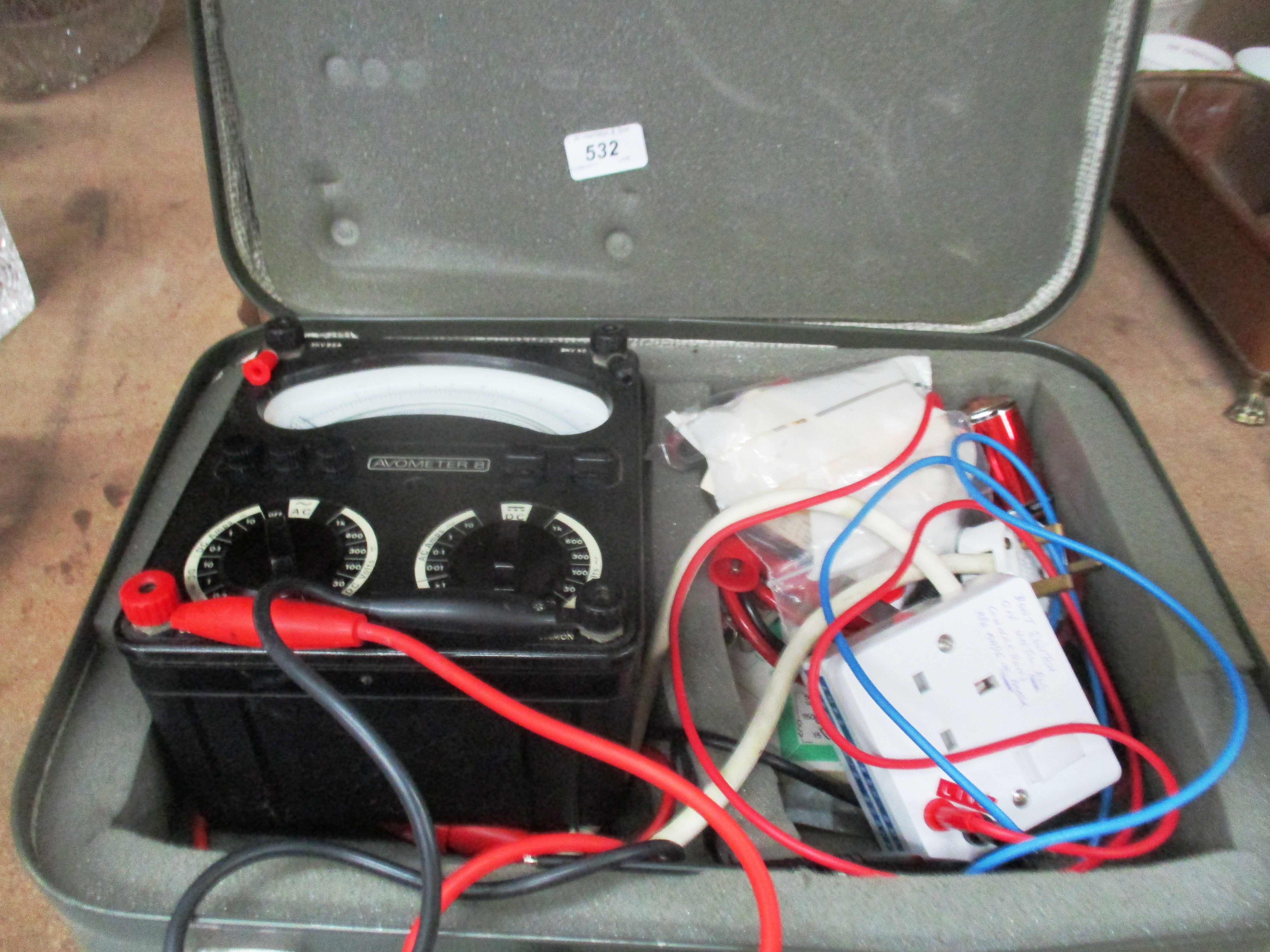 Universal Avometer 8 in case