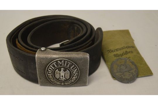 German Nazi uniform belt & decoration badge