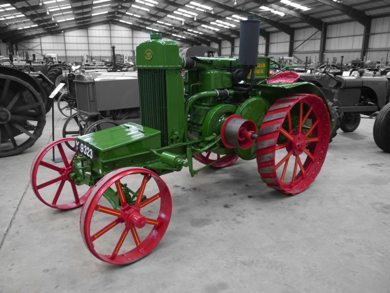 1916 SAUNDERSON 'Universal' G 2cylinder petrol/paraffin TRACTOR Reg No ...