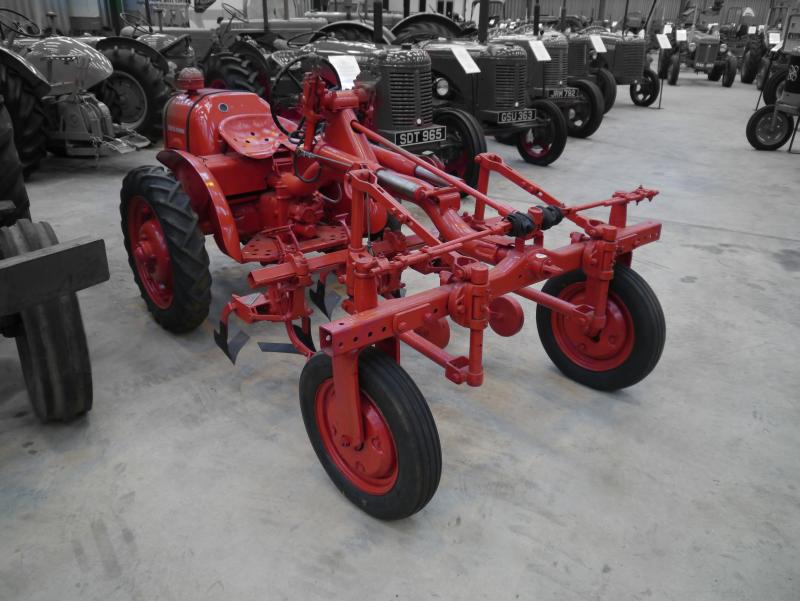 1956 DAVID BROWN 2D 2cylinder diesel TRACTOR Reg No: N/A Serial No ...