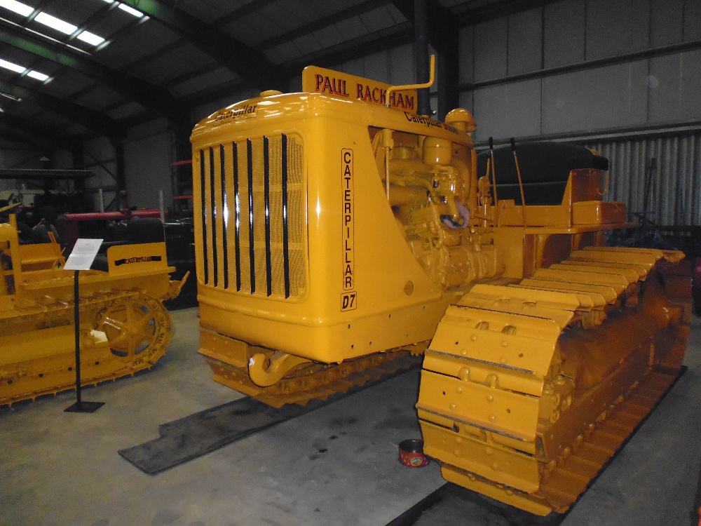 1948 CATERPILLAR D7 3T model 4cylinder diesel crawler TRACTOR Reg No ...
