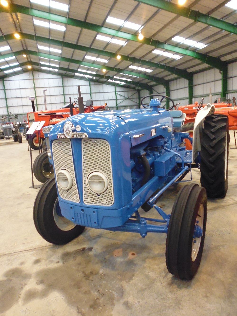 1964 FORDSON Super Major KFD '68' 4cylinder diesel TRACTOR Reg No: 421 ...