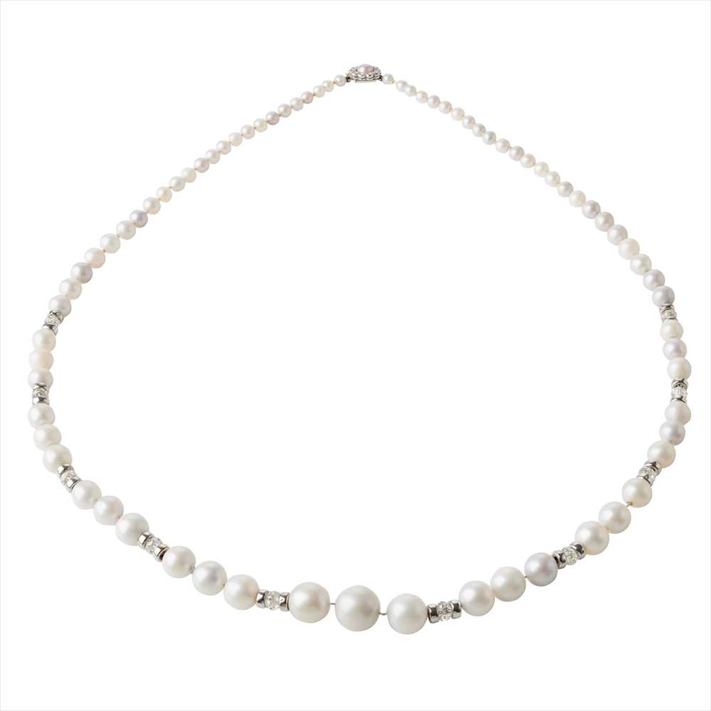 A Scottish freshwater pearl necklace, Cairncross composed of a single ...