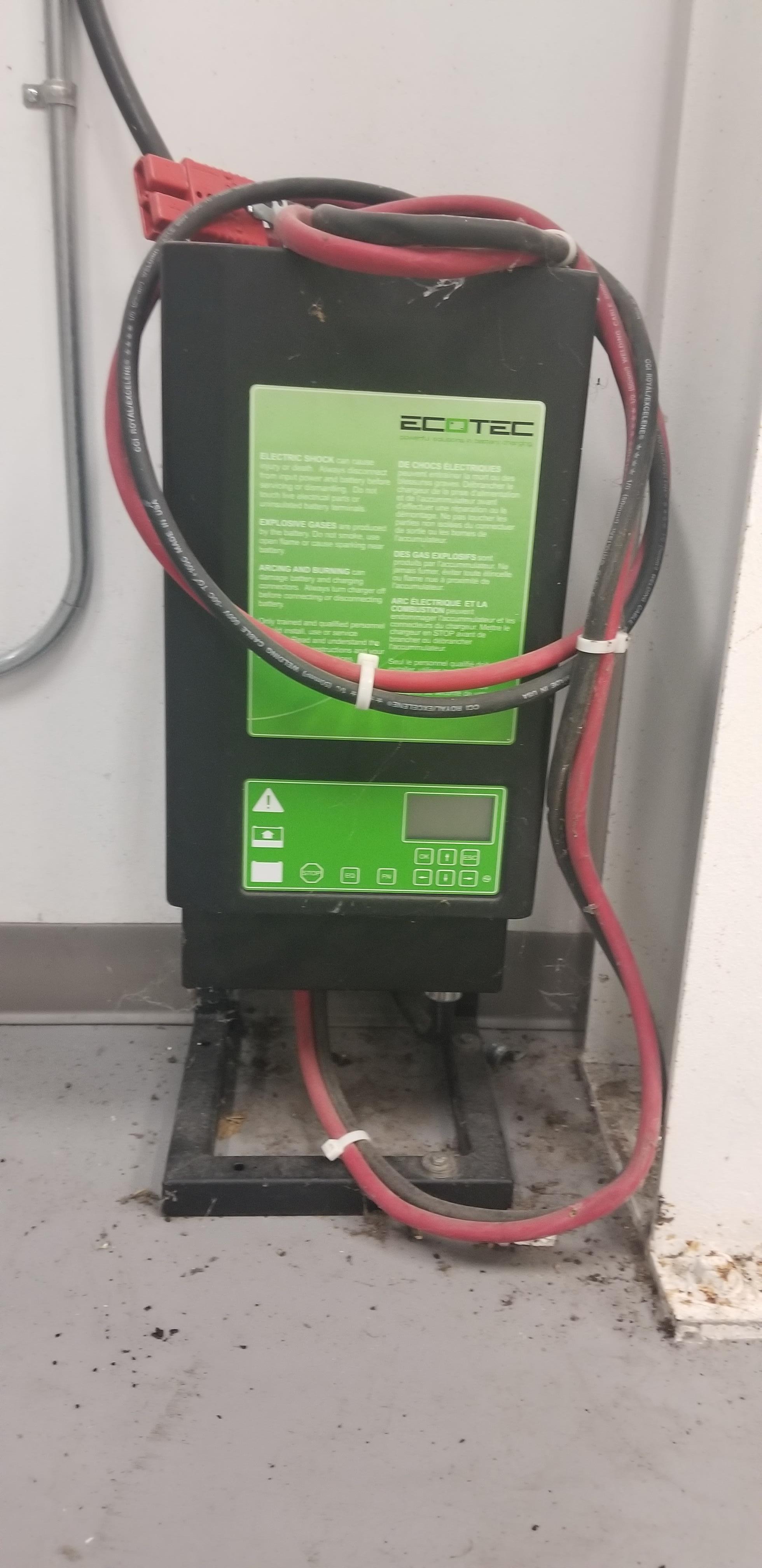 Ecotec ACCESS 8/24 battery charger, 12 cell, 24 volt, s/n 13M3748