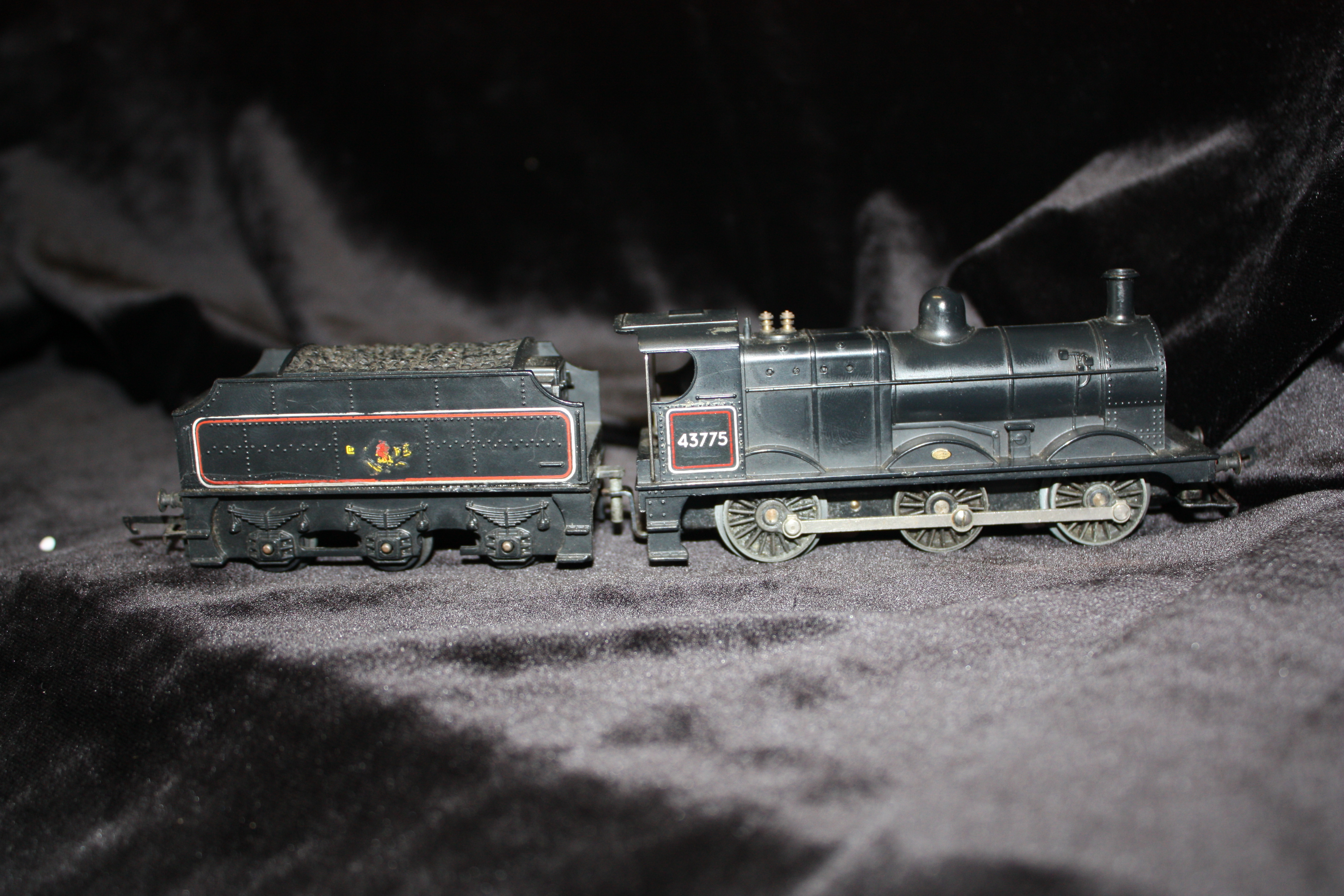 Triang R251 and R33 British Rail Black Class 3F Loco & Tender No. 43775 ...