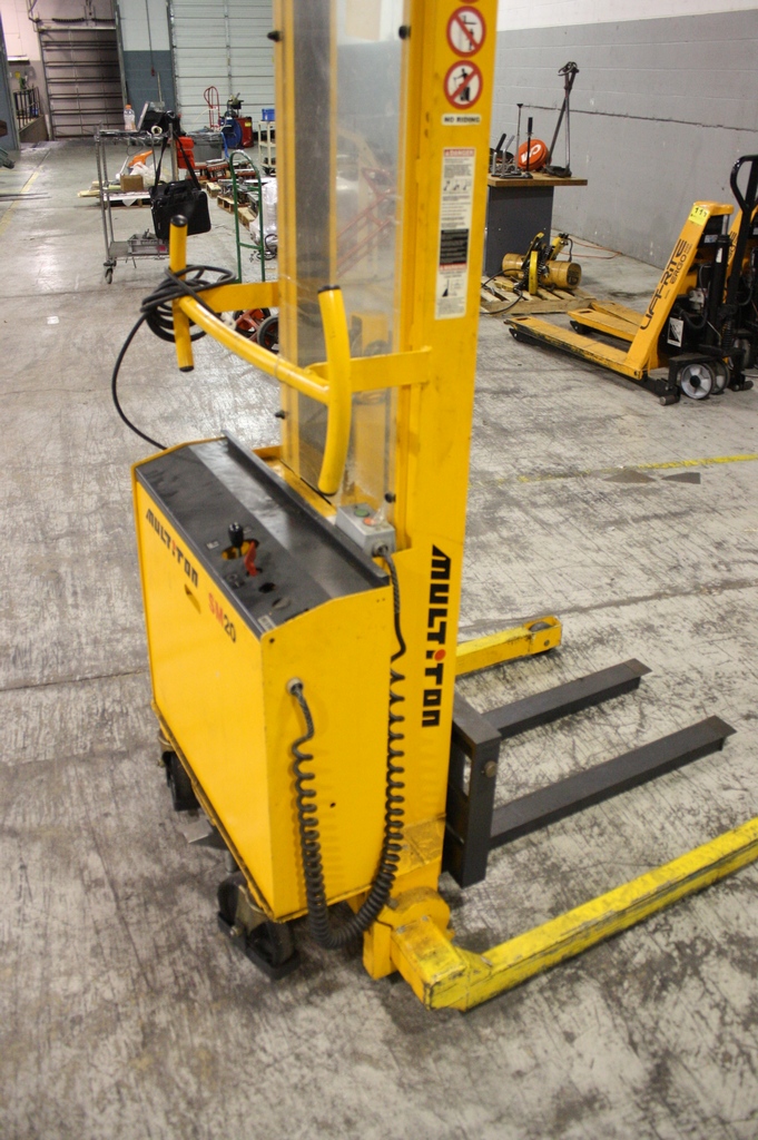 MULTITON 2,205 LB. MODEL SM20 ELECTRIC LIFT