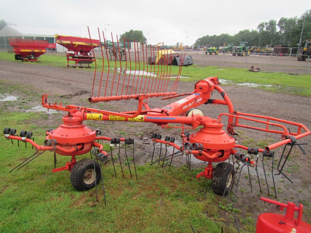 2008 Kuhn GRS25N Twin Rotor Hay Tedder