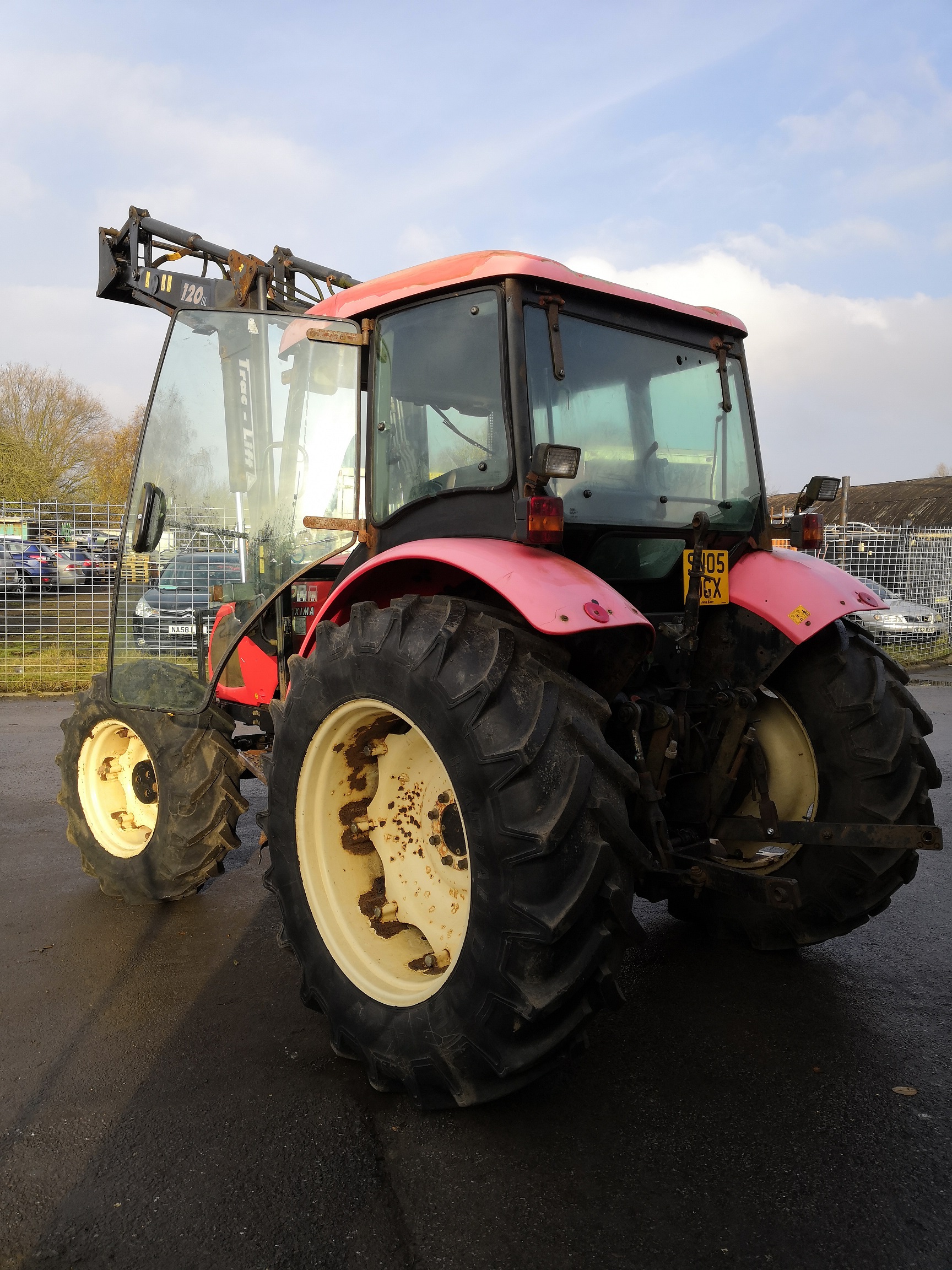 K - 2005/05 REG ZETOR 8441 PROXIMA RED DIESEL TRACTOR WITH TRAC-LIFT ...