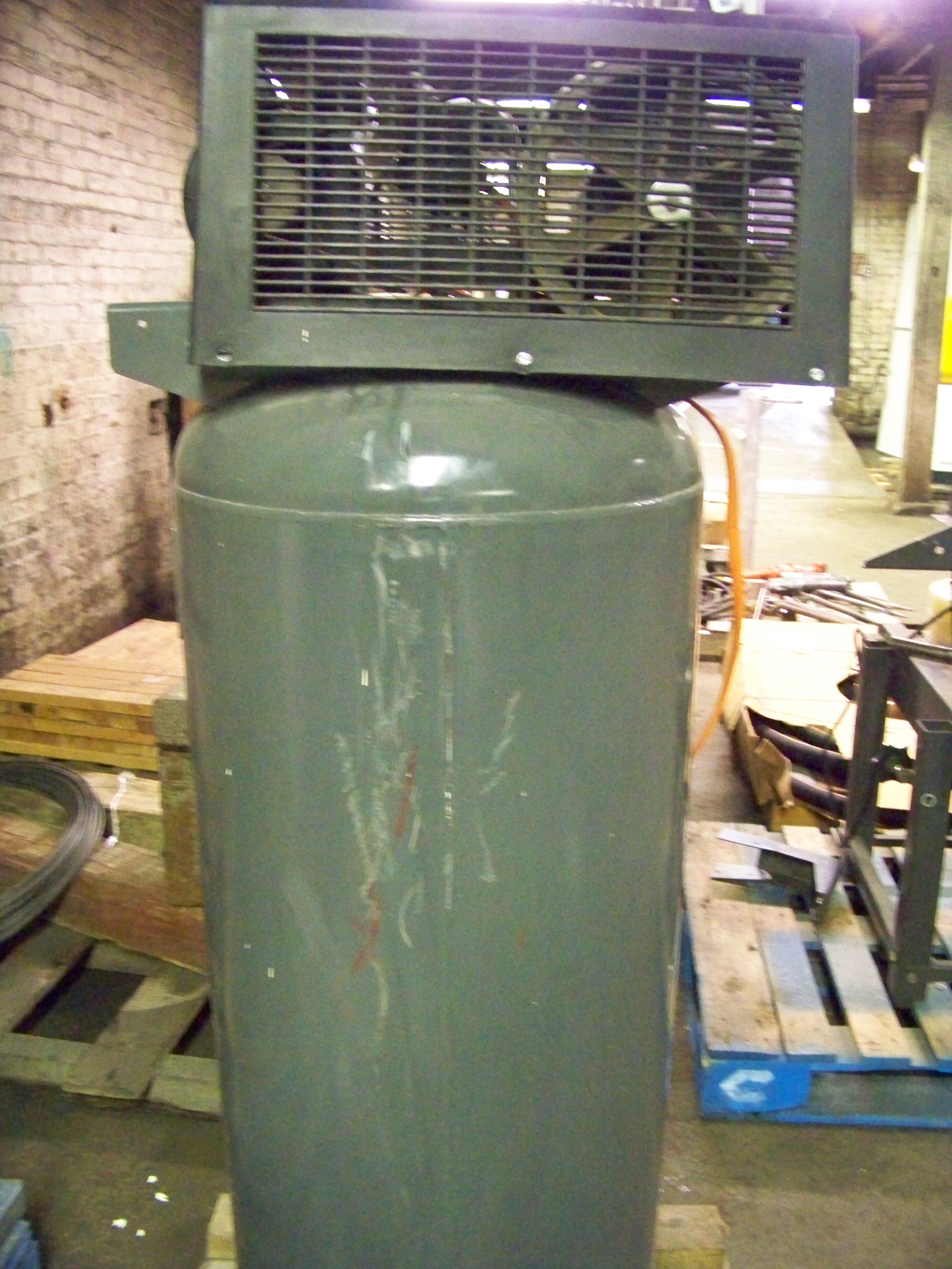 CHARGE AIR PRO 5 HP 60 GAL STAND UP AIR COMPRESSOR (NOT TESTED)