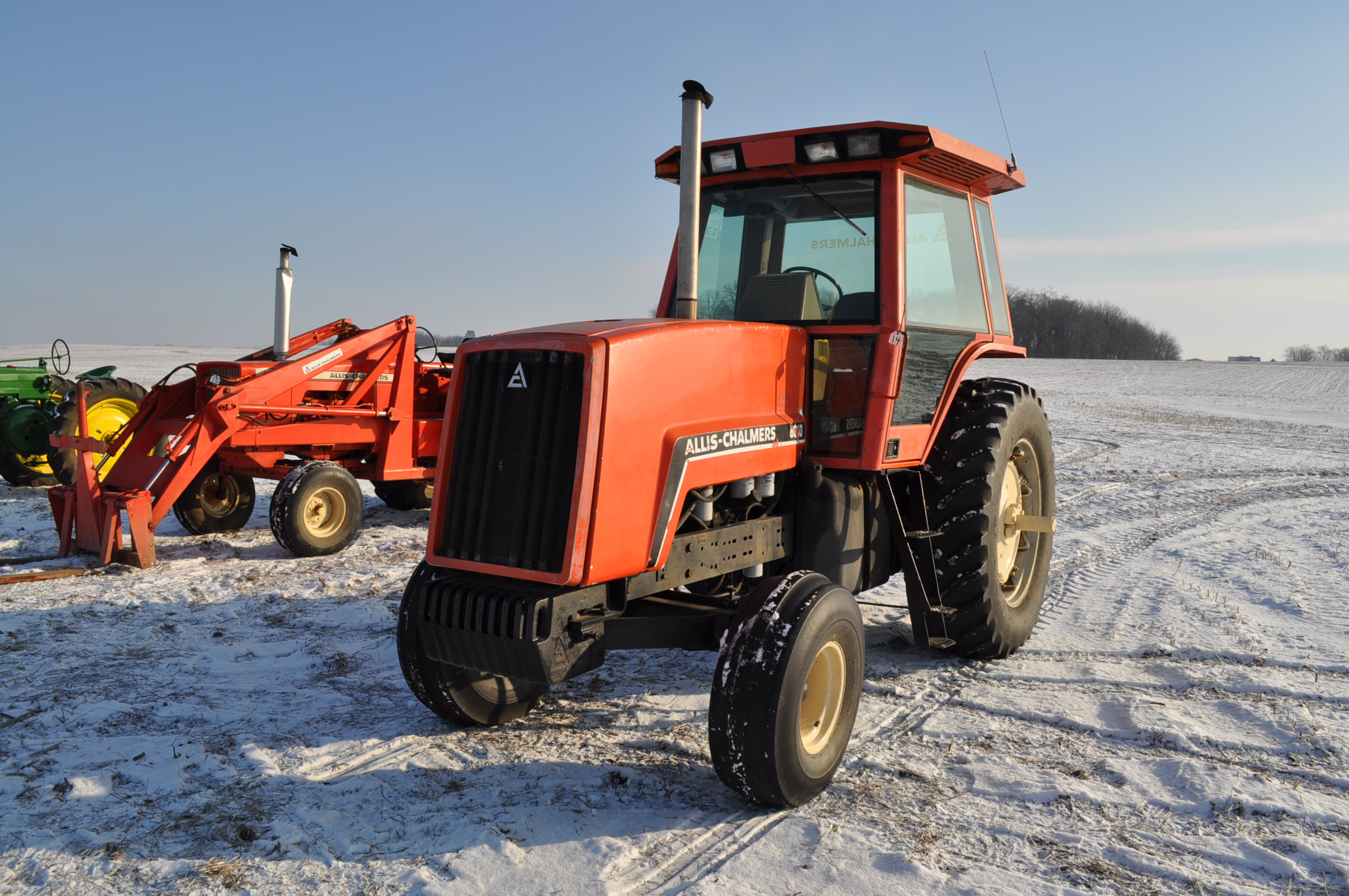 1982 Allis Chalmers 8010 tractor, 8128 hrs, Cab, 2WD, 18.4R38 rear ...