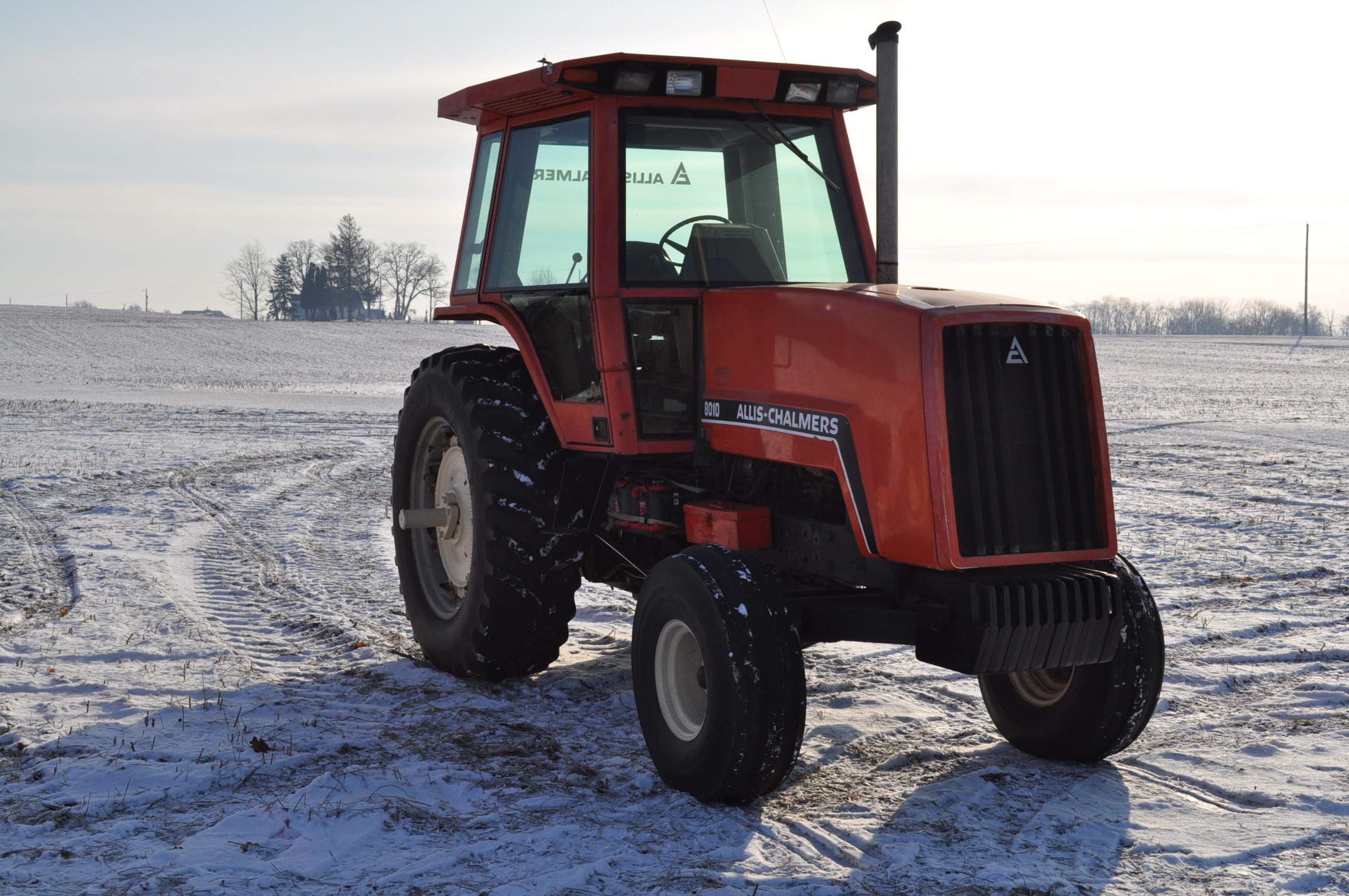 1982 Allis Chalmers 8010 tractor, 8128 hrs, Cab, 2WD, 18.4R38 rear ...