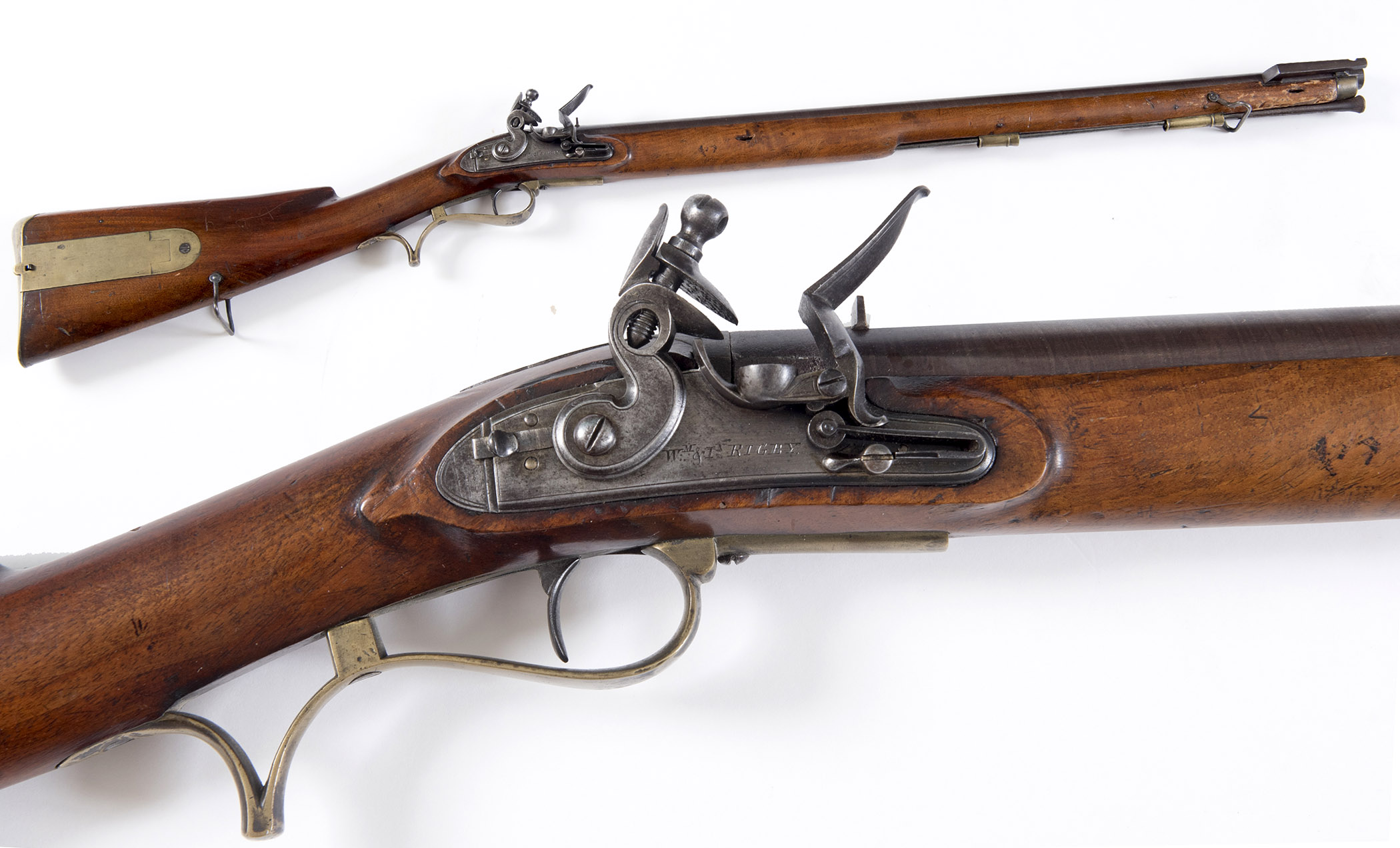 A BAKER RIFLE BY W & J RIGBY DUBLIN. A Flintlock Baker rifle with 27.1 ...