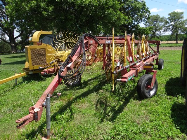 Sitrex 12 Wheel Hay Rake Center Kicker