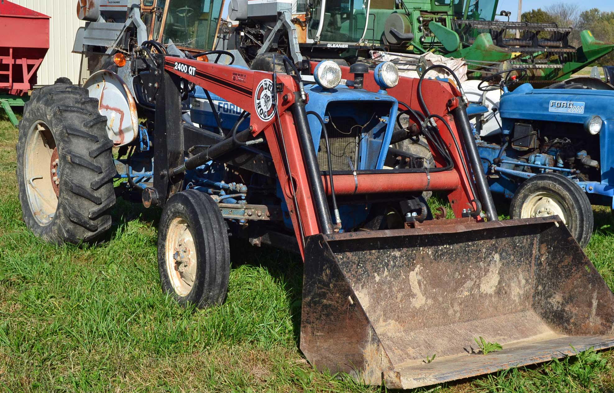 Ford 3600 Tractor, 1,818 hours, 2400 QT Buchhog Front End Loader