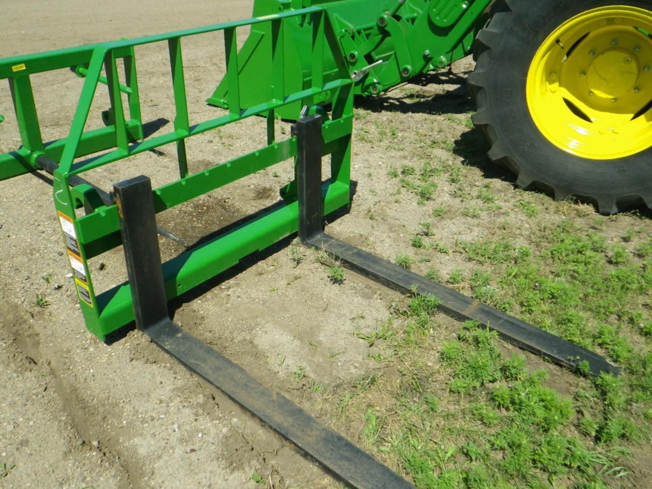 2014 FRONTIER AP12G 1 SET OF FIXED PALLET FORKS FOR A GLOBAL LOADER ...