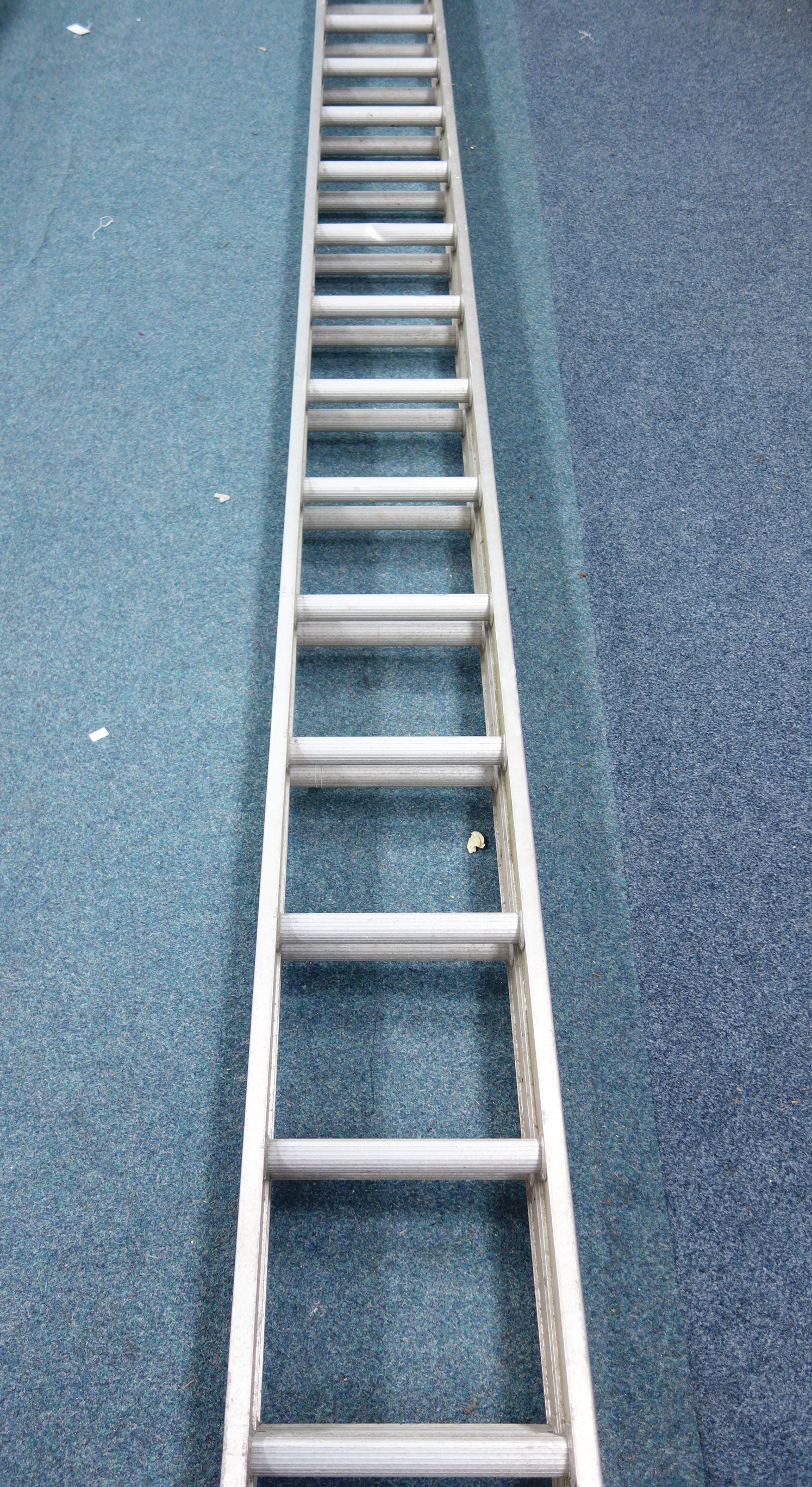 Clima D1245 CLASS 2 aluminium step ladders 4.5m - 8.4m Condition Report ...