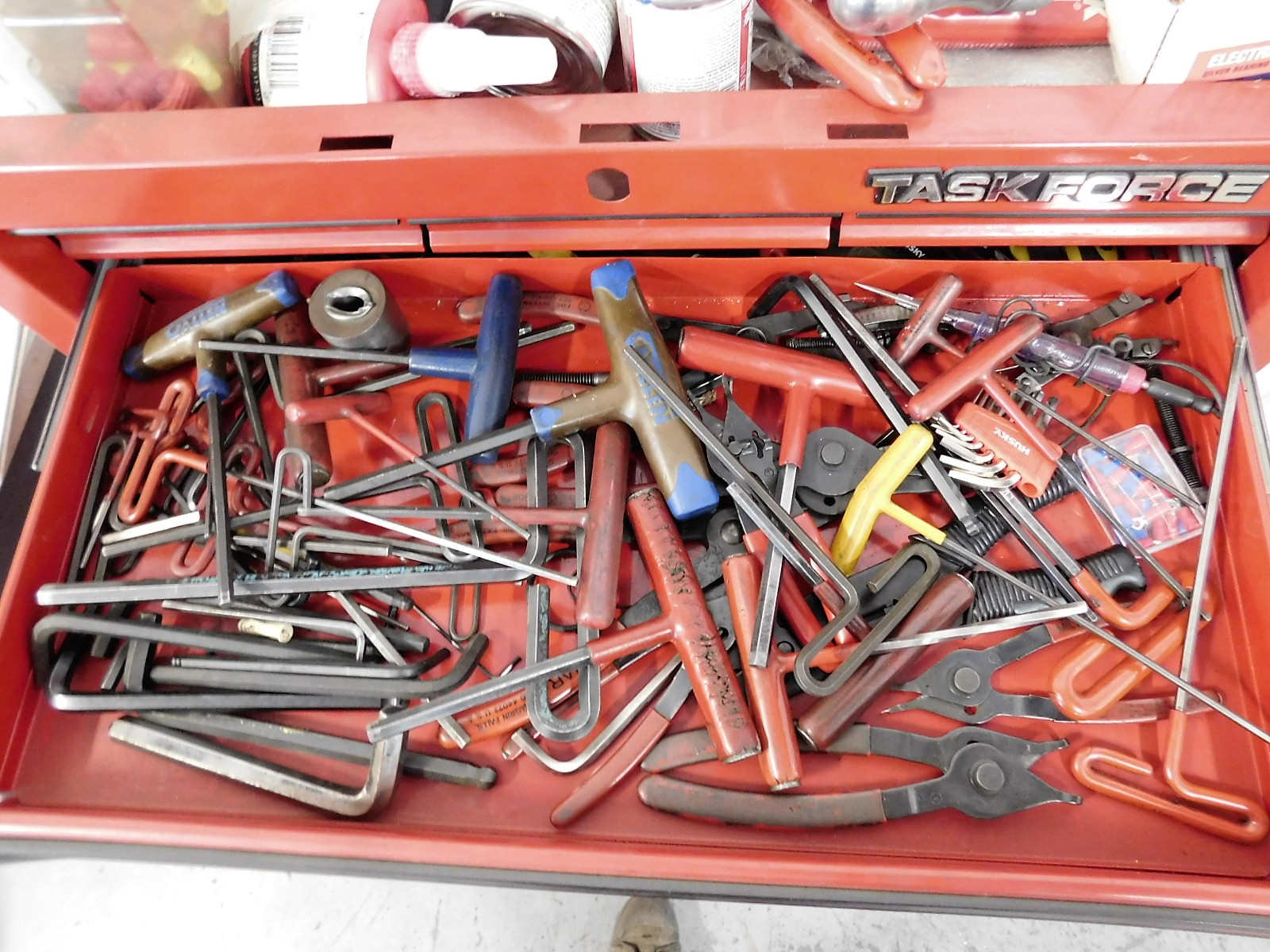 5-DRAWER TASK FORCE ROLLING TOOL BOX, W/ 7-DRAWER TOPPER, FULL OF TOOLS ...