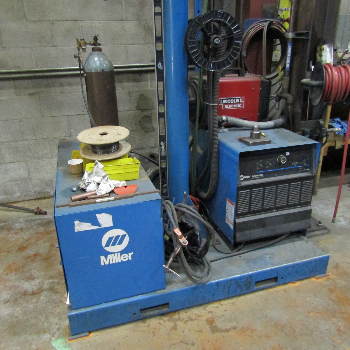 Miller Skid Mounted 12' Boom Welding System (1) Miller 652 Welder, (1 ...