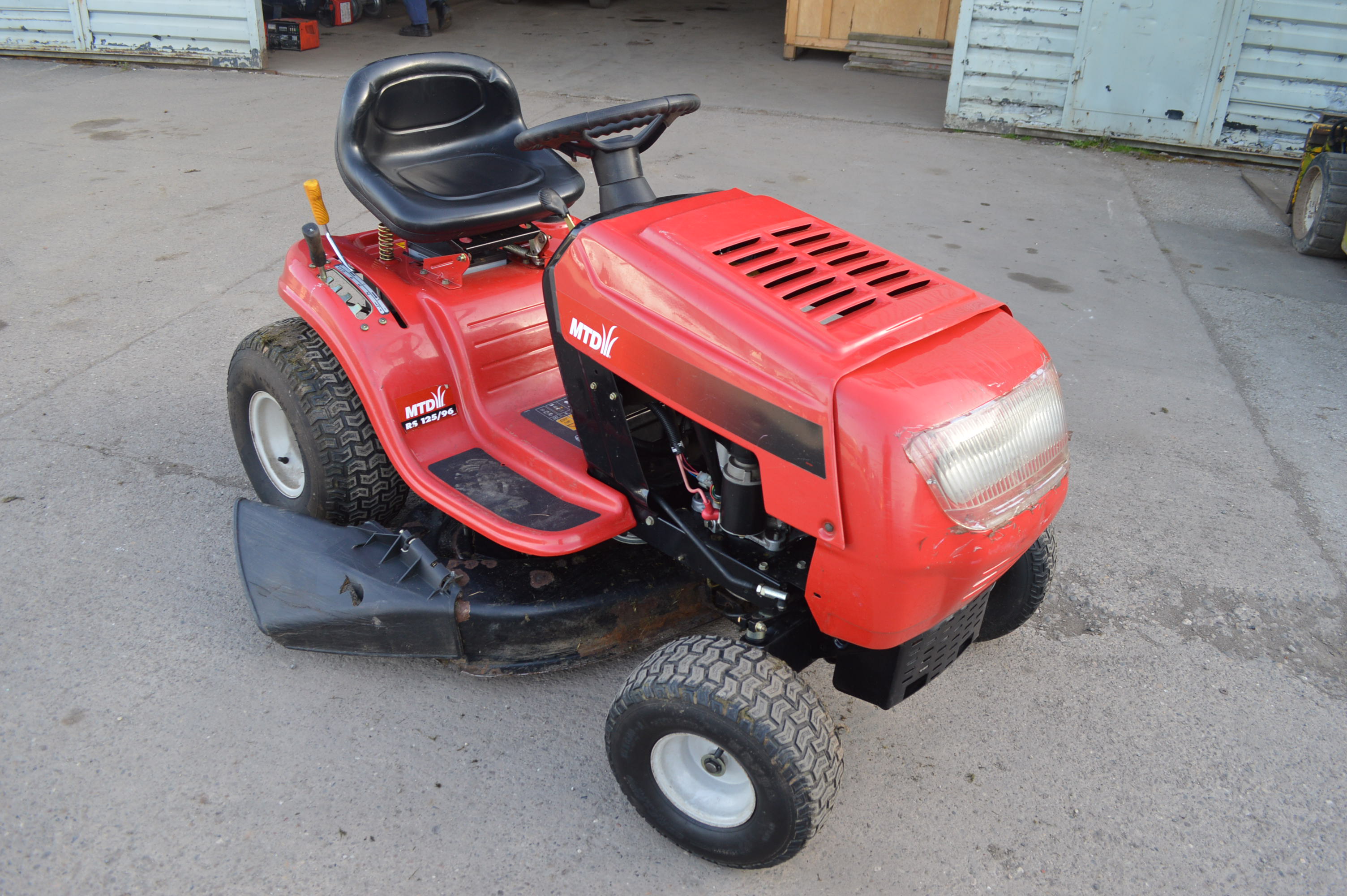 K - 2006 MTD RS 125/96 RIDE-ON LAWN MOWER 37" CUTTING DECK YEAR: 2006 ...