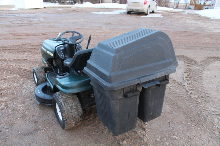 Craftsman LT1000 riding lawn tractor, undermount mower, rear bagger, 16 ...