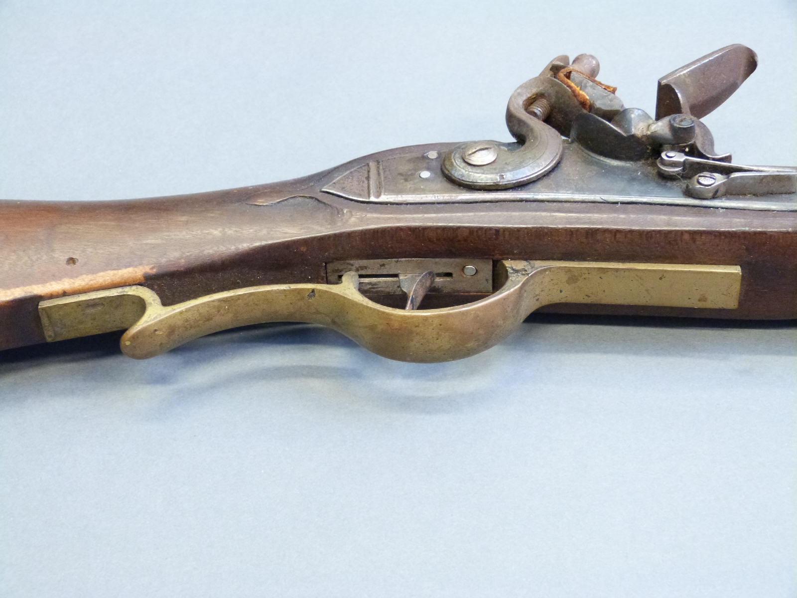 American flintlock Kentucky rifle with engraved Roman type lock and ...