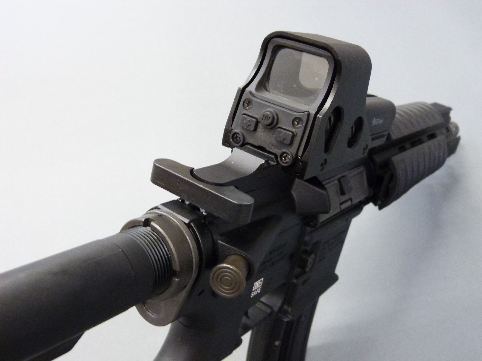 Heckler & Koch HK416 .22LR HV semi-automatic assault rifle with L3 ...