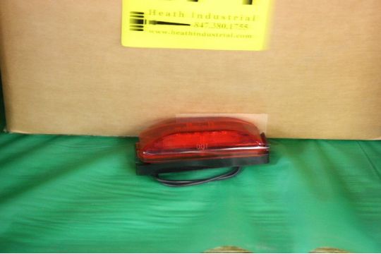 (1) BOX GLO-BRITE P/N SAE-P2PC-93 HEAVY DUTY SEALED RED LAMP