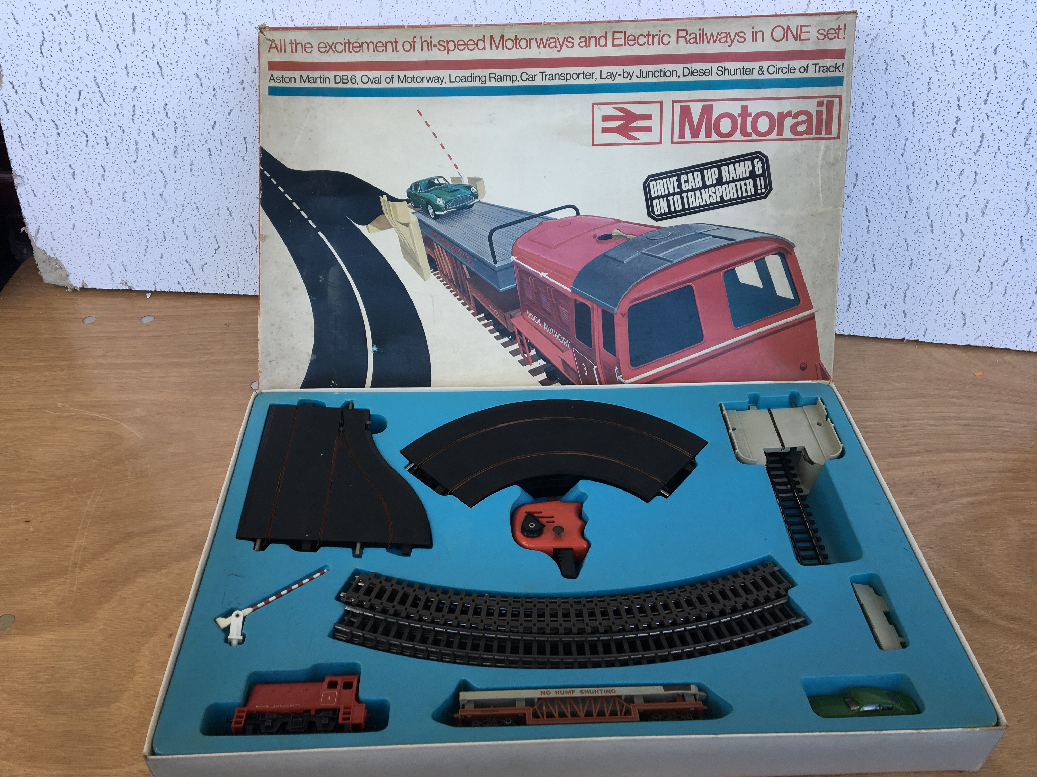 Triang Hornby Minic Railway OO/HO RMD Motorail Set , box contains Aston ...