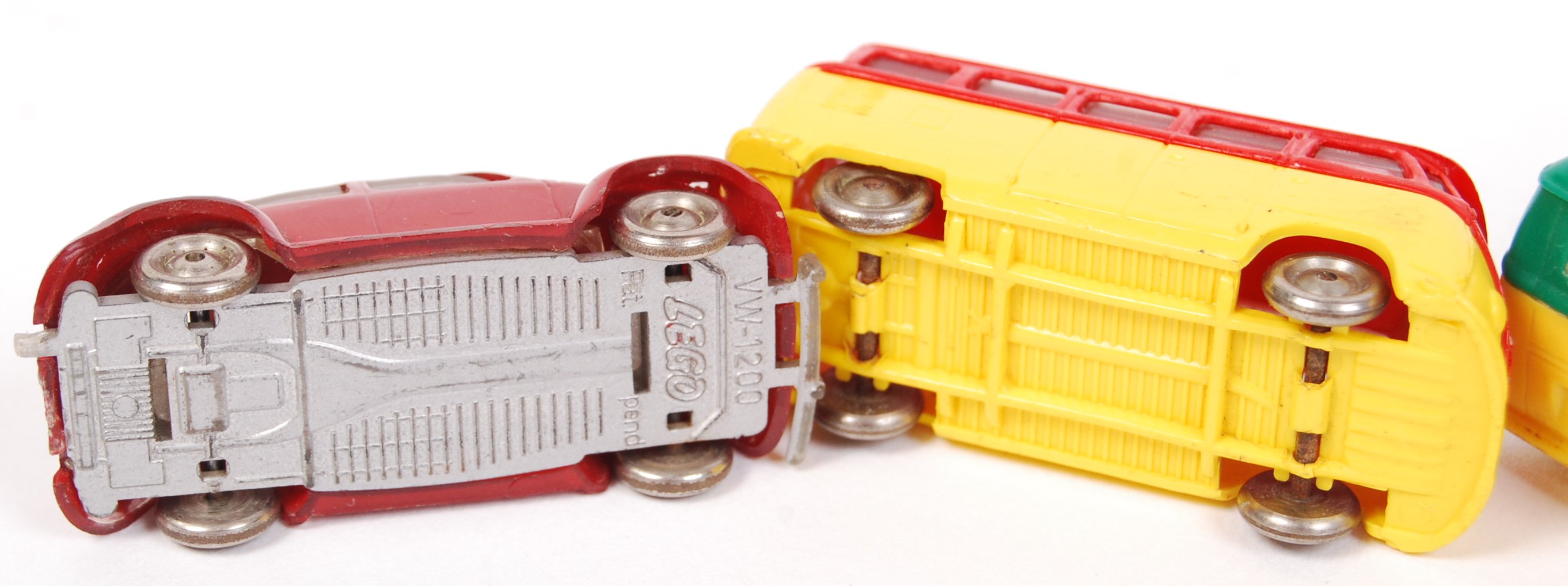 A collection of 4x vintage early Lego 1950's HO / 1:76 scale plastic ...
