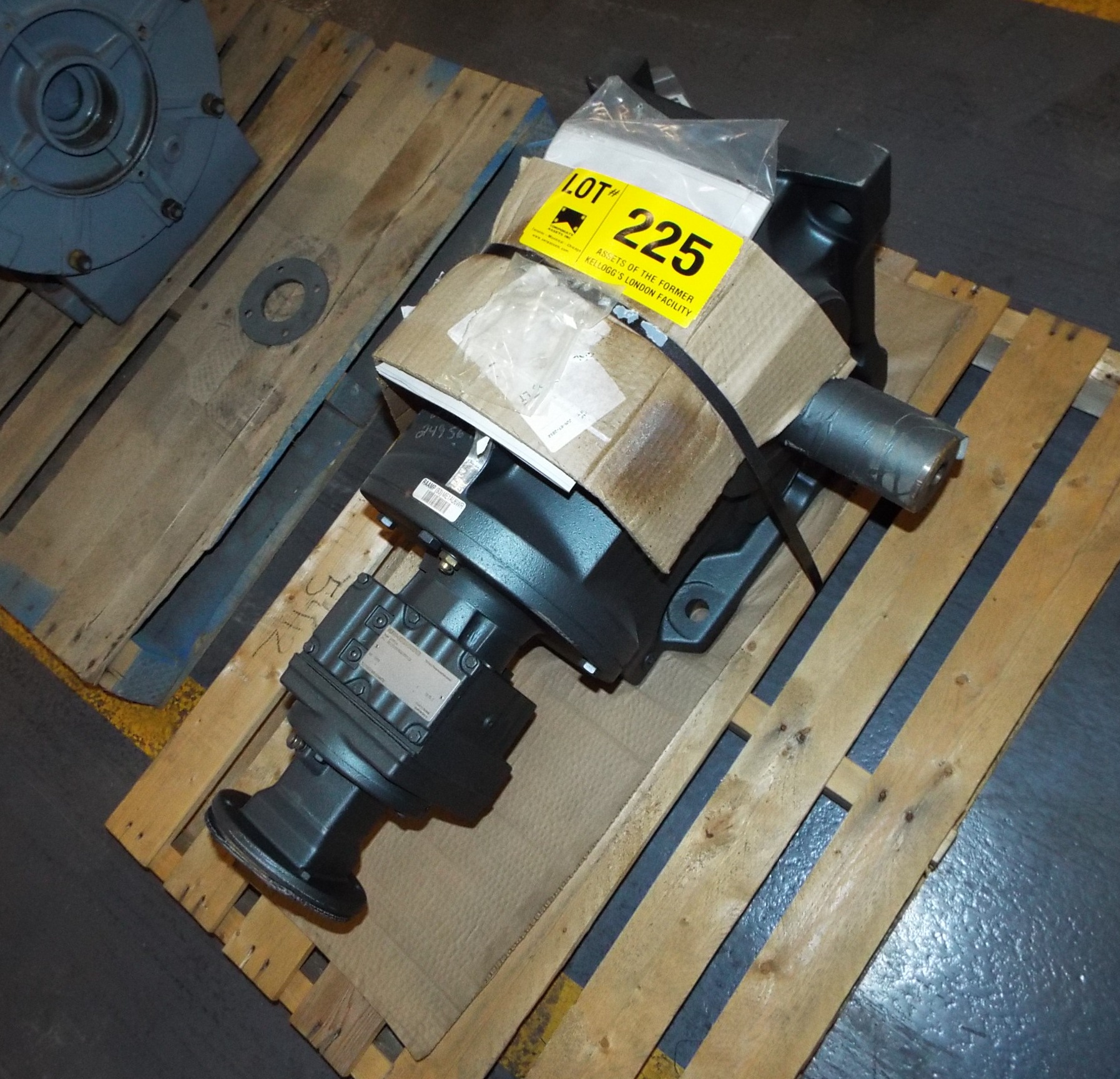 SEW-EURODRIVE RF57/A 16.79:1 RATIO GEARBOX