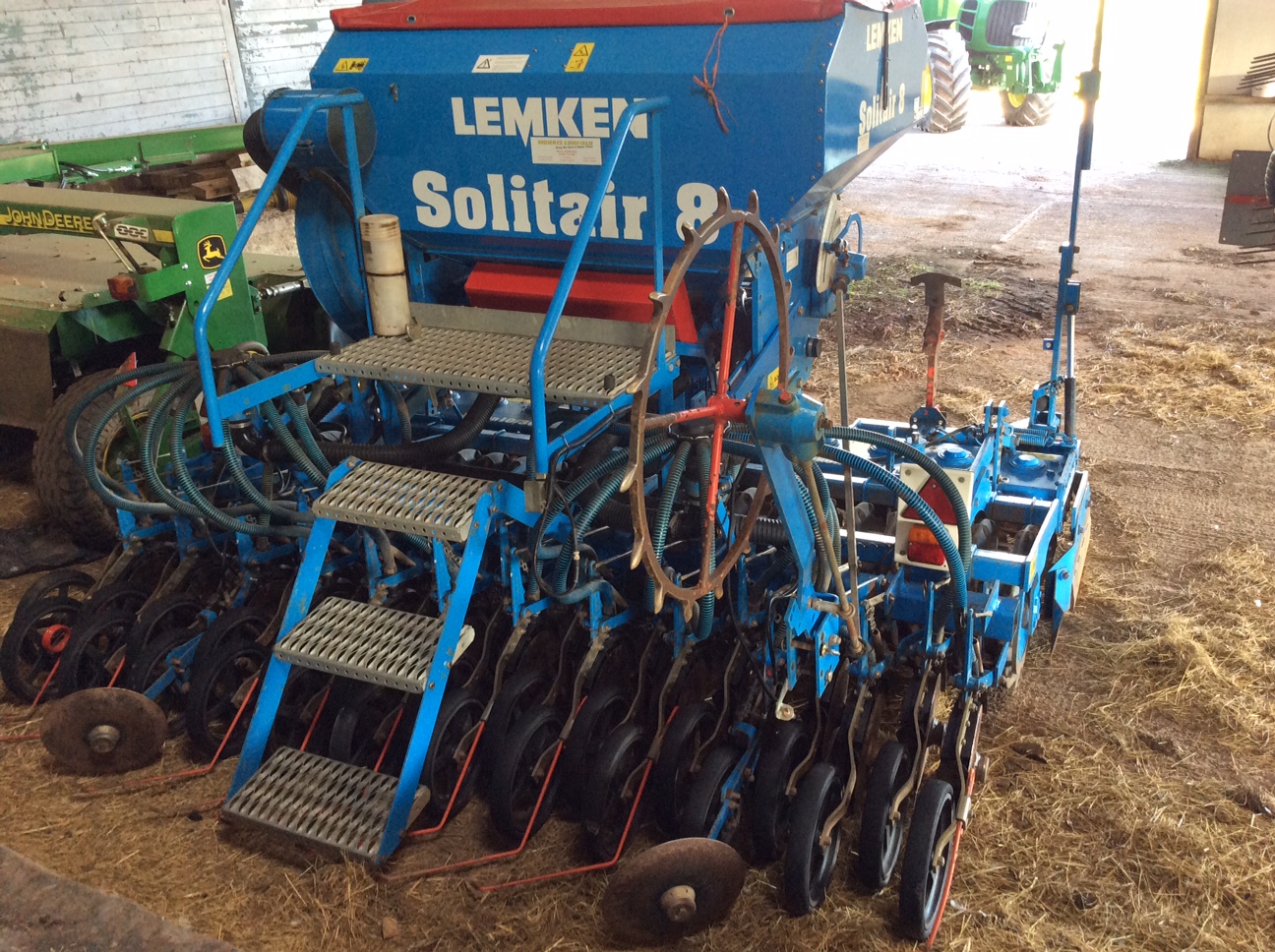 LEMKEN SOLITAIRE 8 DRILL COMPLETE WITH ZIRKEN 10 POWER HARROW COMBINATION