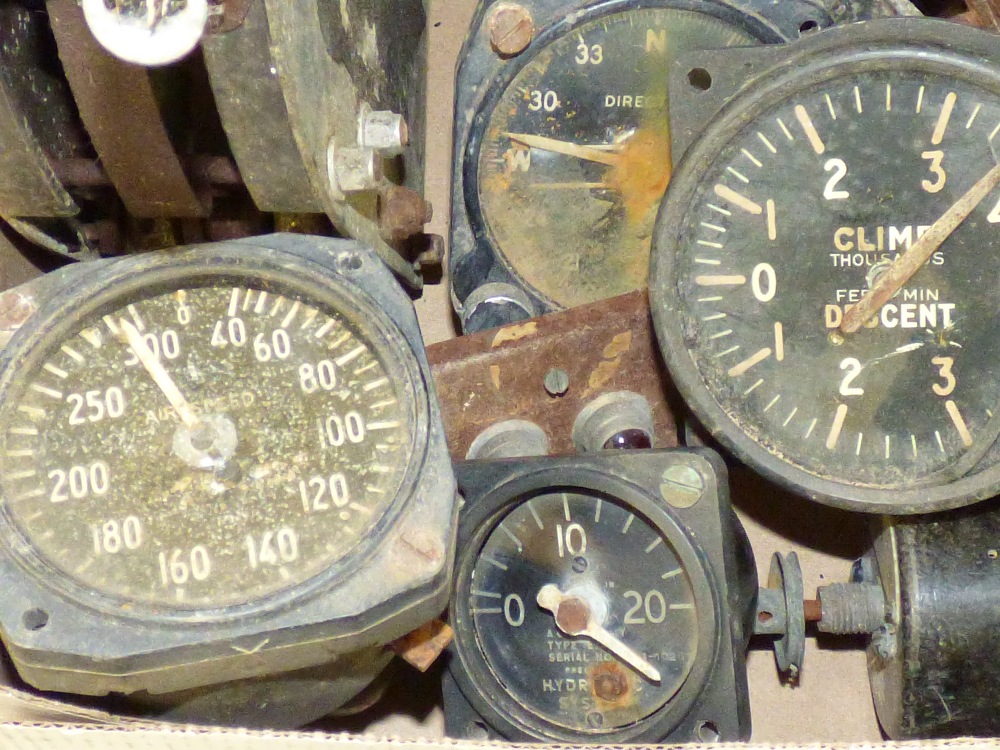 QUANTITY OF VINTAGE AIRPLANE GAUGES & METERS