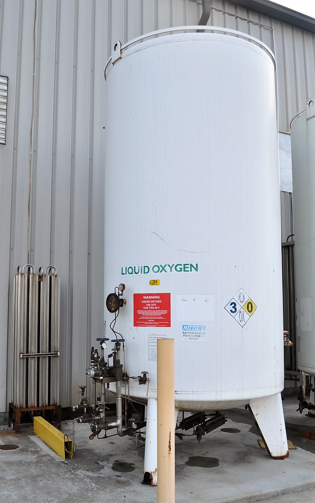 UCAR LIQUID OXYGEN TANK, 1500-GAL., 250-PSI M.A.W.P., -320˚F TO 150˚F M ...