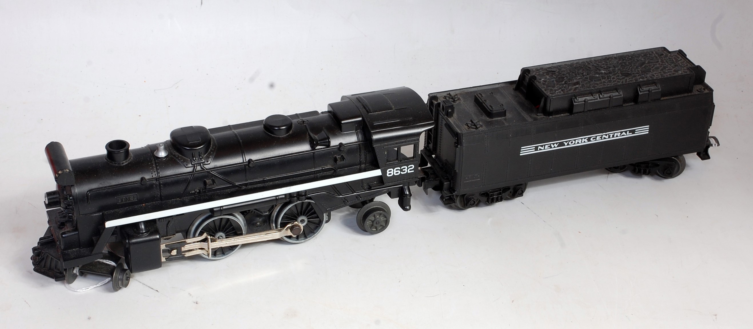 Lionel 4-4-2 steam outline loco and tender "New York Central" No. 8632 ...
