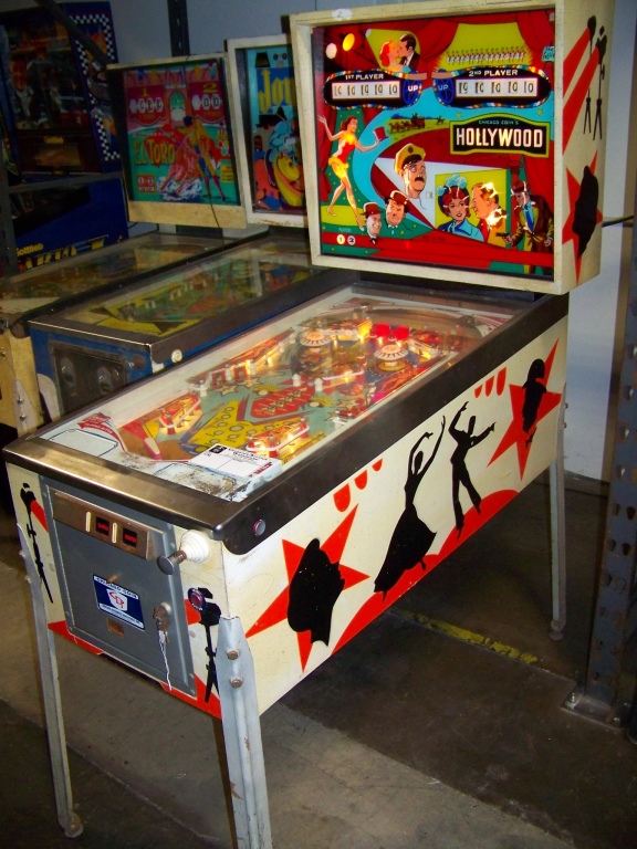 HOLLYWOOD PINBALL MACHINE CHICAGO COIN 1976 Item is in used condition ...