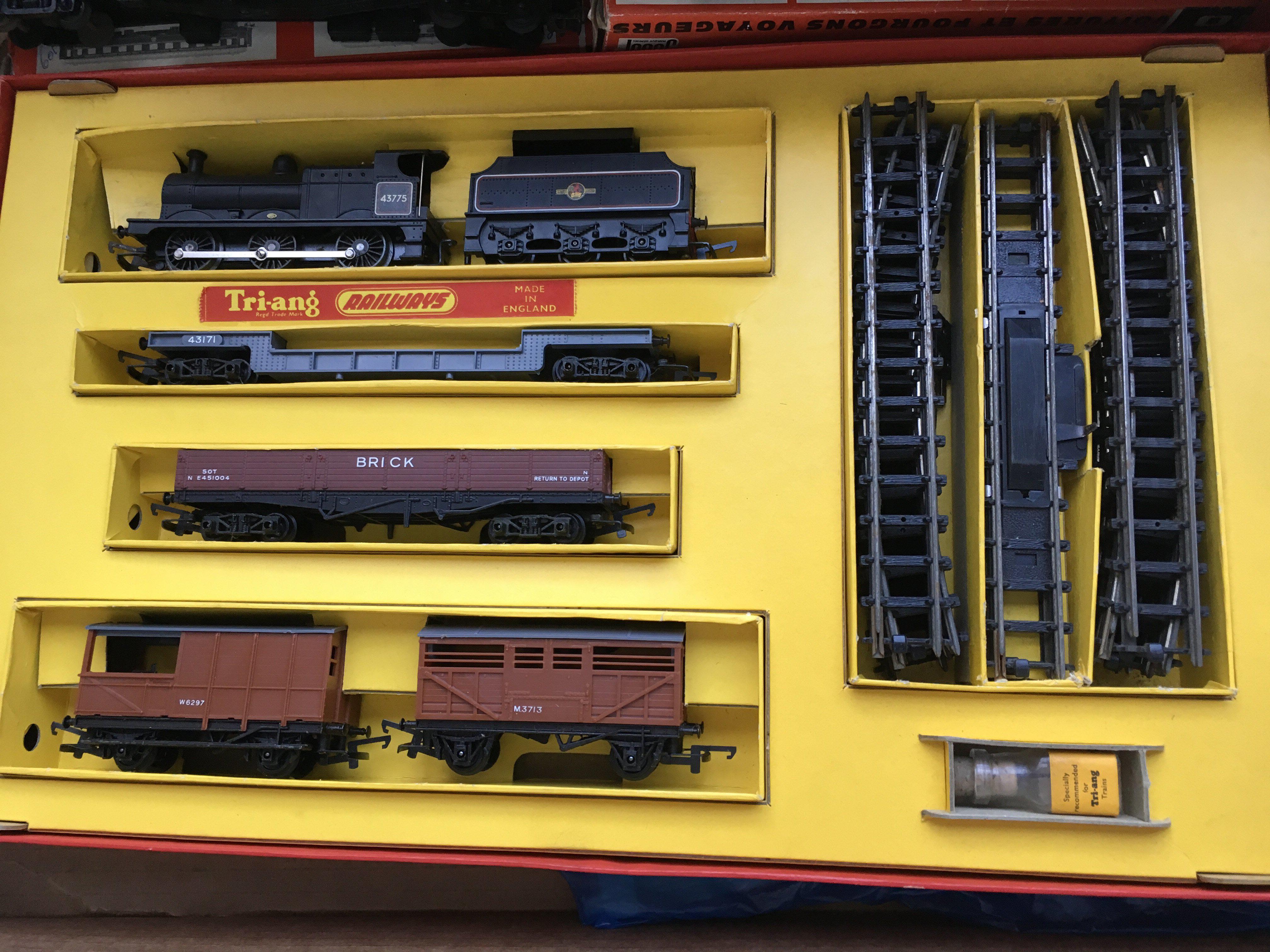 A boxed Tri-ang RPC train set, a boxed Tri-ang RS5 train set, boxed ...