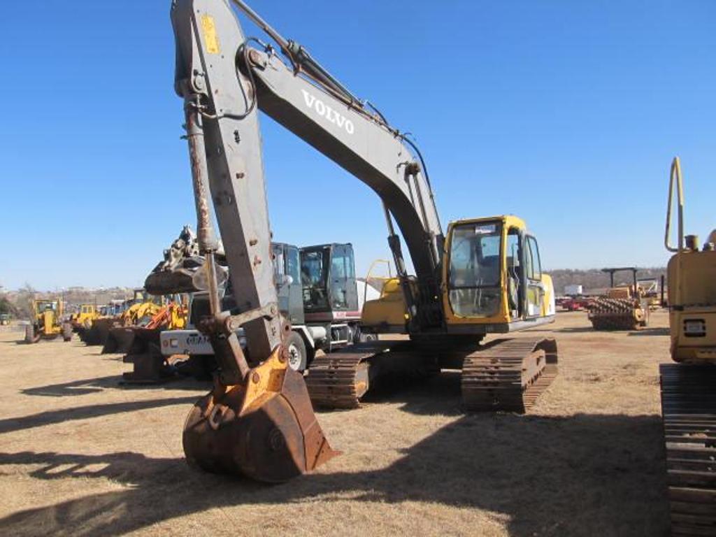 Volvo 225 Excavator, s/n mx225lsc03671