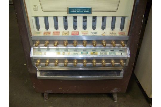 { Choice of lots: 676 } } } CIGARETTE MACHINE RETRO 70'S/80'S NATIONAL ...