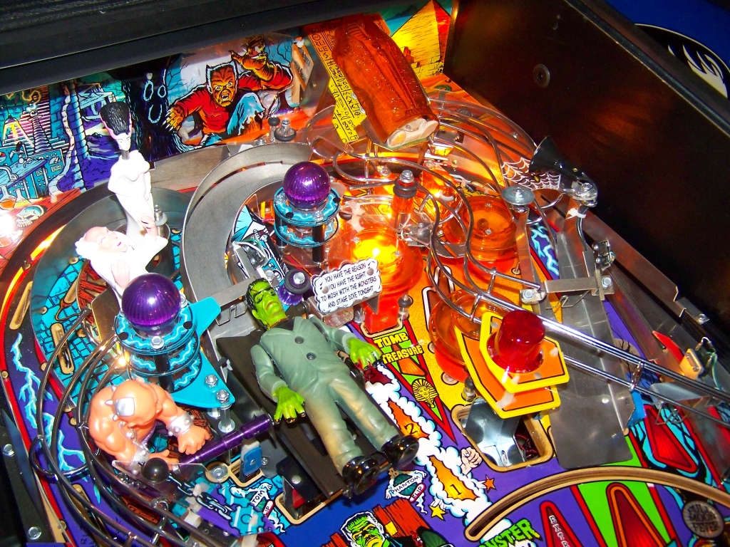 MONSTER BASH PINBALL MACHINE WILLIAMS 1998 Item is in used condition ...