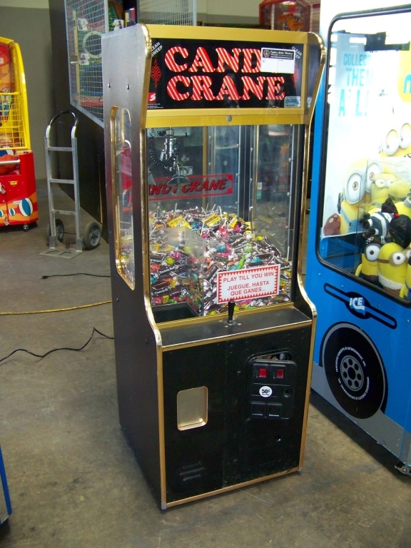 24" CLEAN SWEEP CANDY CRANE MACHINE AL Item is in used condition ...