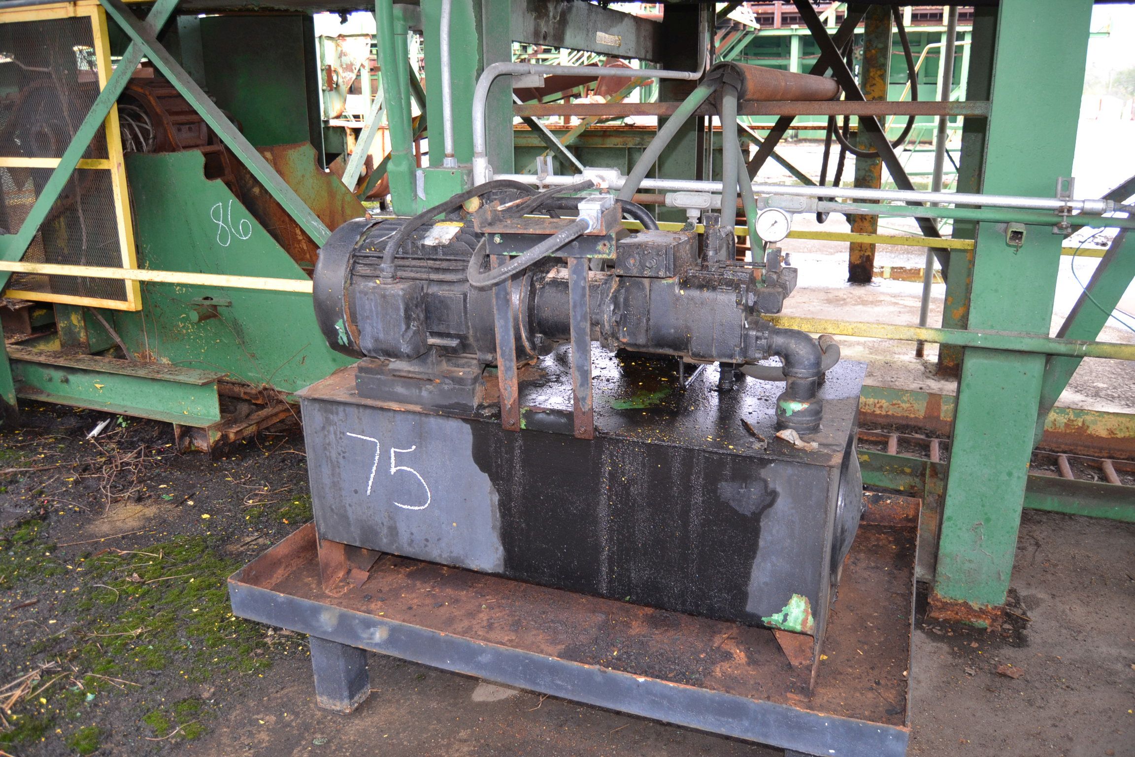 CAMBIO 30" RING DEBARKER W/ MOTORS & CONTROLS W/ 20HP HYDRAULIC POWER PACK