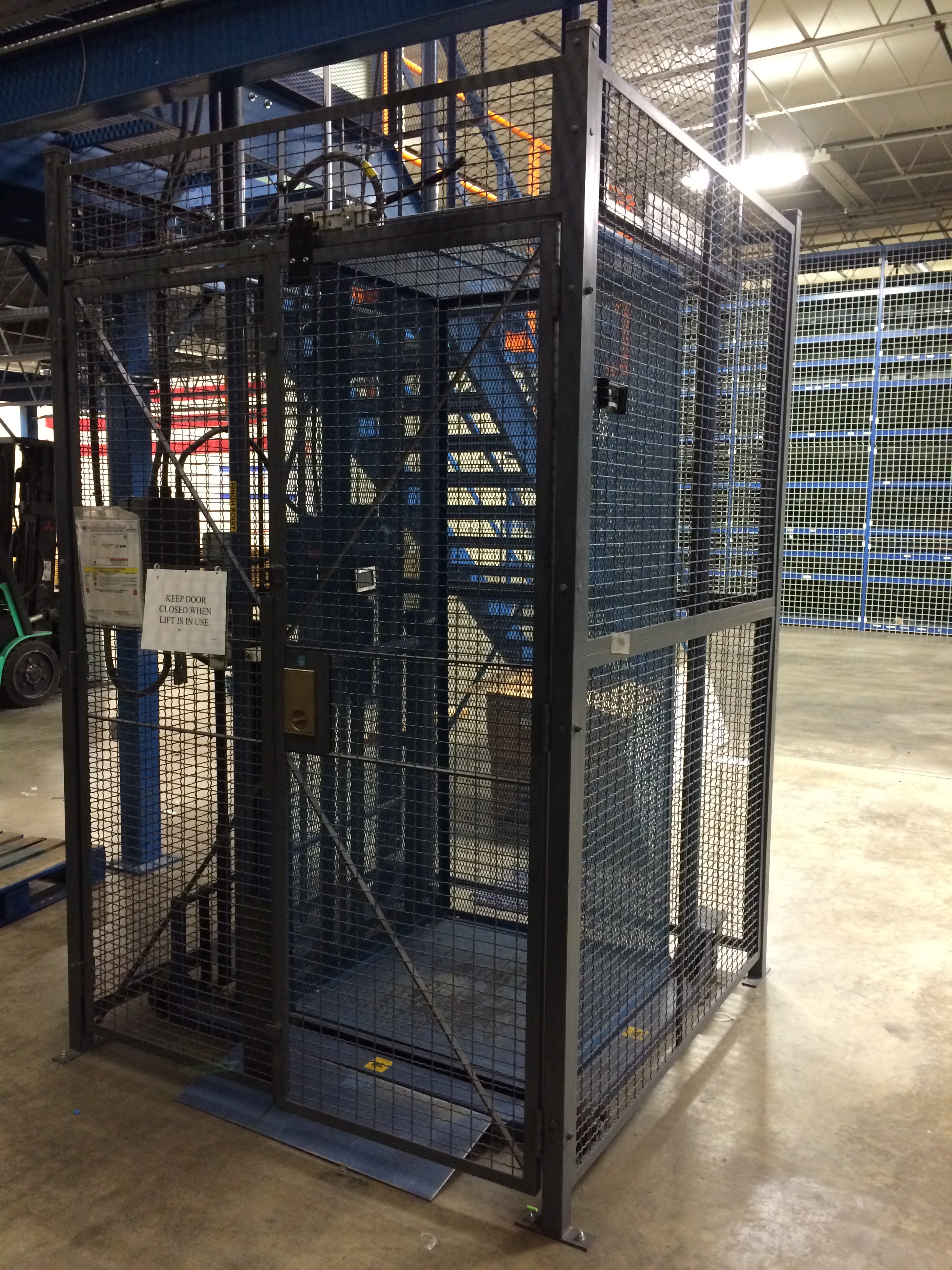 PFLOW VERTICAL MATERIAL LIFT SYSTEM / PAL SERIES HYDRAULIC VERTICAL ...