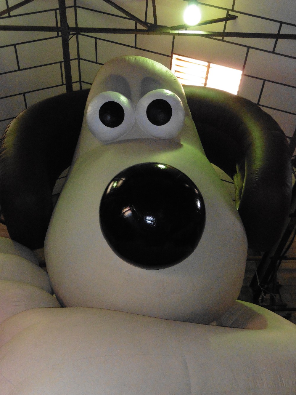Gromit 30' tall inflatable used to promote 'Wallace and Grommit in the ...
