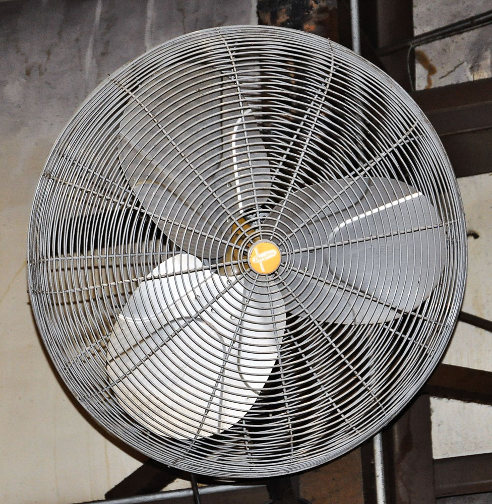[5] COLUMN-MOUNTED SHOP FANS