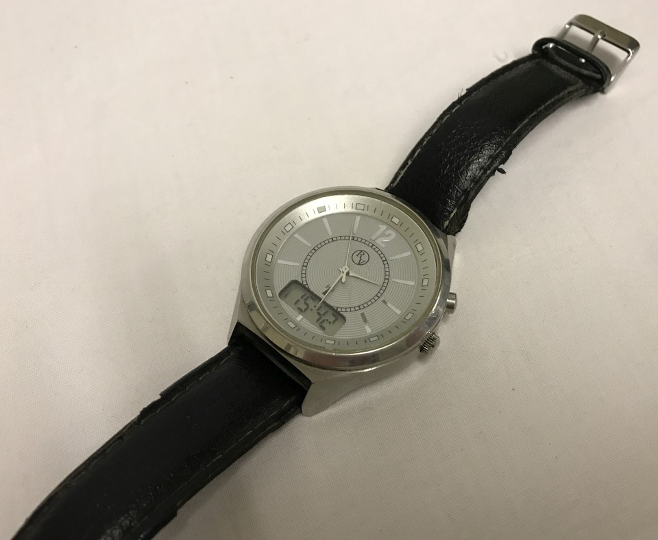 A Roberto Vecci radio controlled mens wrist watch with leather strap ...