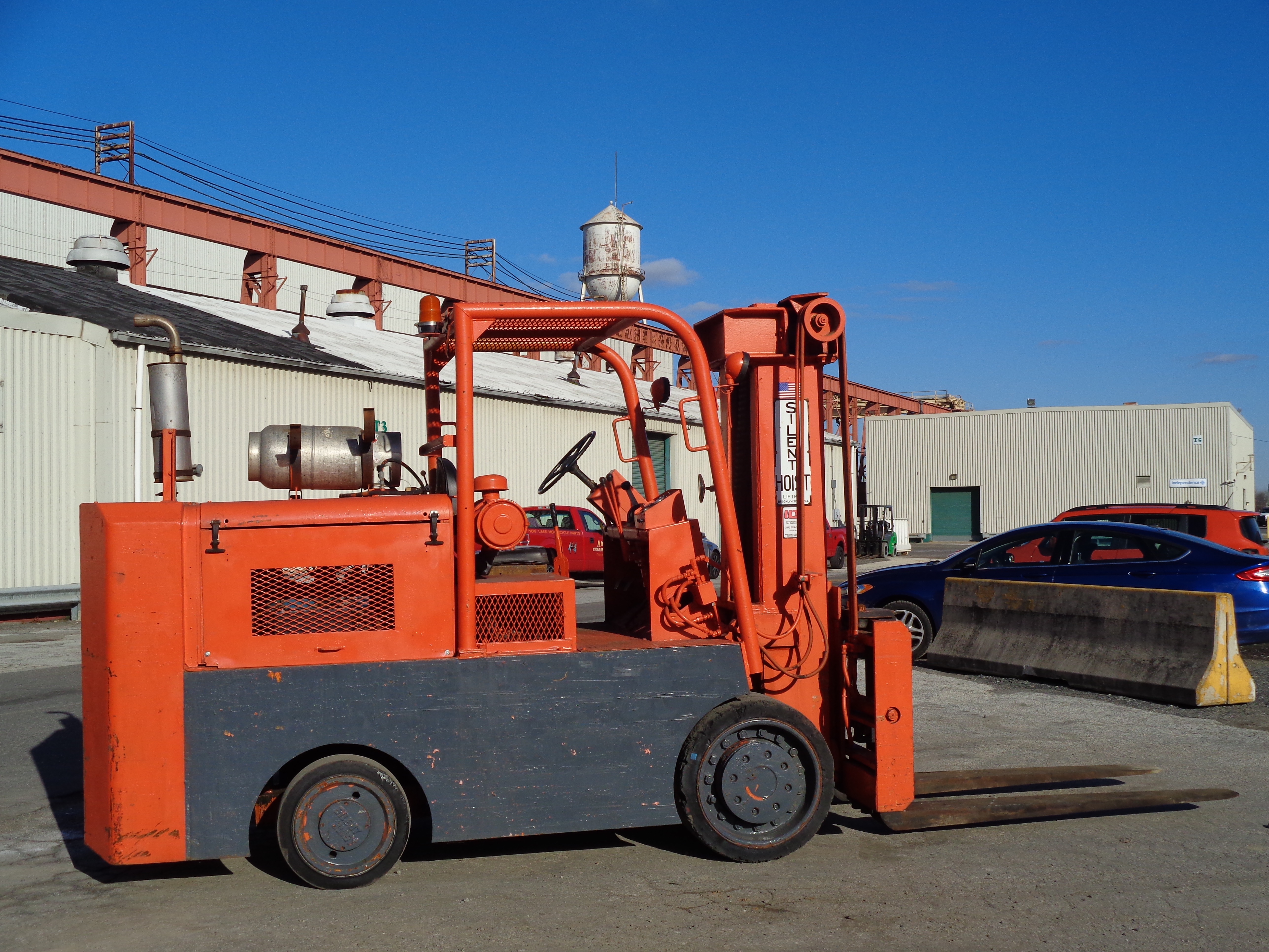 Make: Silent Hoist Model: FKS13 SN: 20438 Hour: 6420 Lifting Capacity ...