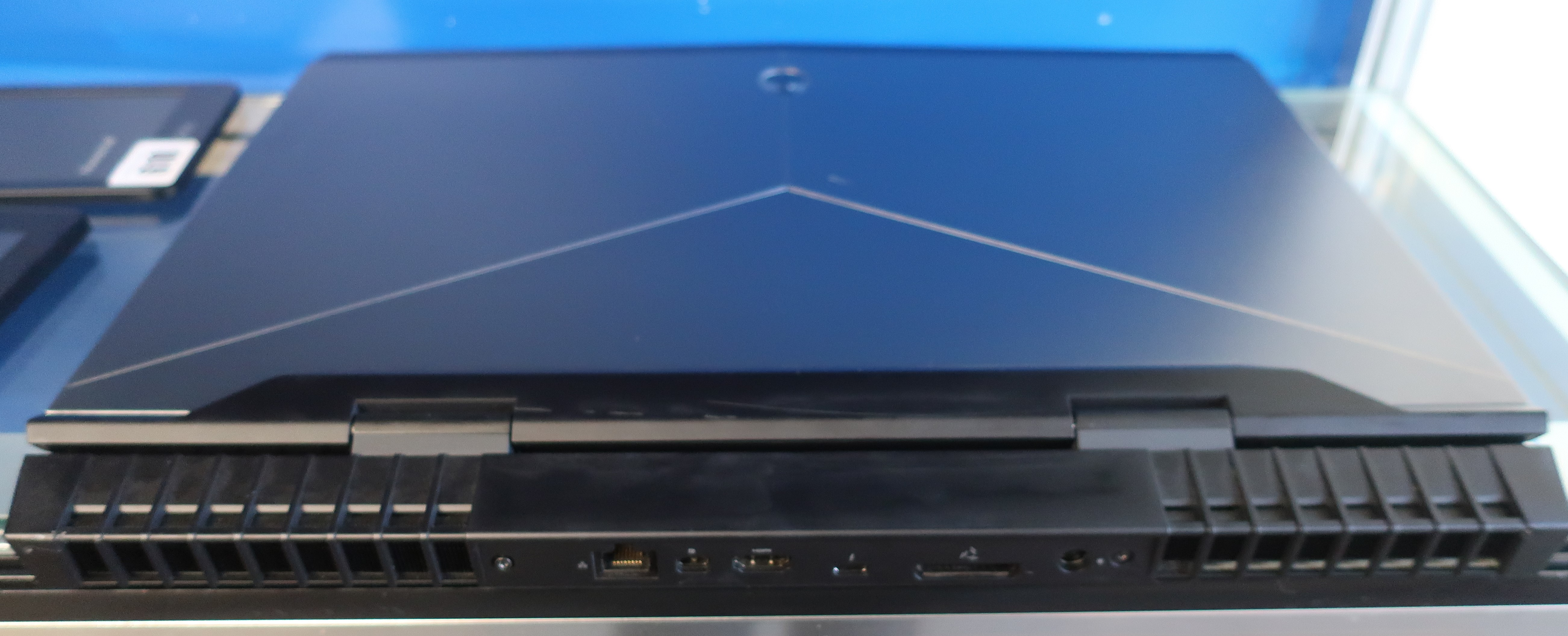 A pre-owned Alienware 17 R4 17.3" i7 2018 Gaming Laptop (Service Tag ...